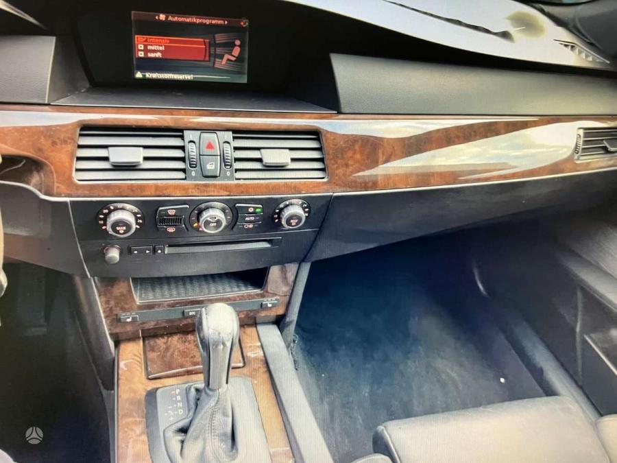 Pelēks BMW 525 2005 Prienai, ar dzinēja tilpumu 2.50 L un nobraukumu 225 tūkst. km par 3333 €, foto 17 vietnē AUTOMOTO.COM.LV