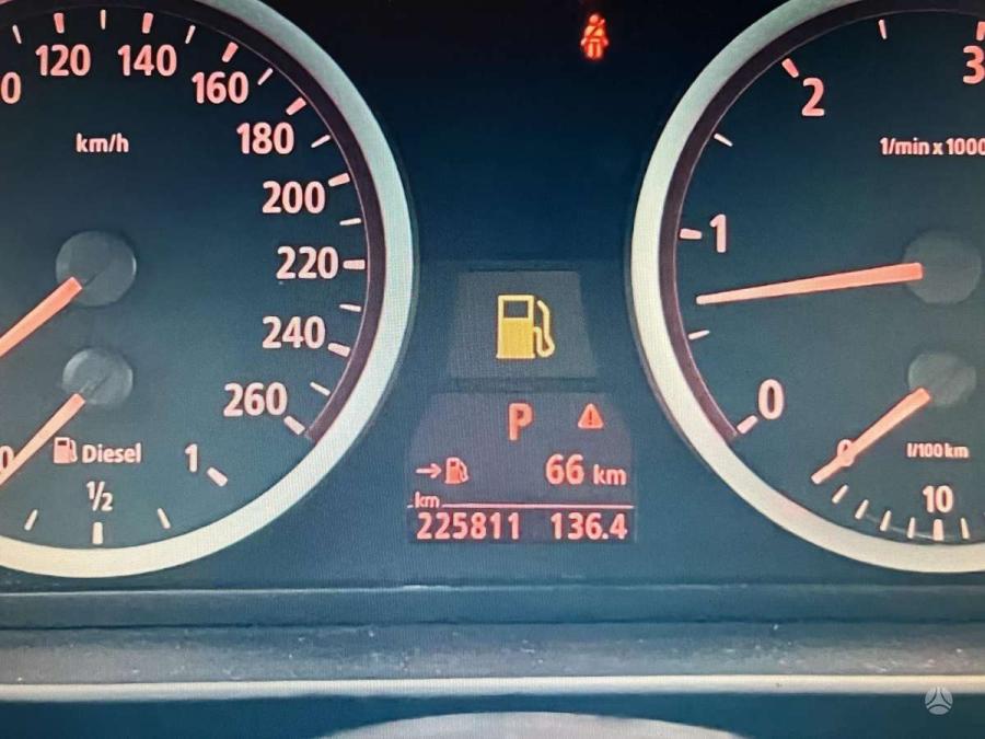 Pelēks BMW 525 2005 Prienai, ar dzinēja tilpumu 2.50 L un nobraukumu 225 tūkst. km par 3333 €, foto 18 vietnē AUTOMOTO.COM.LV