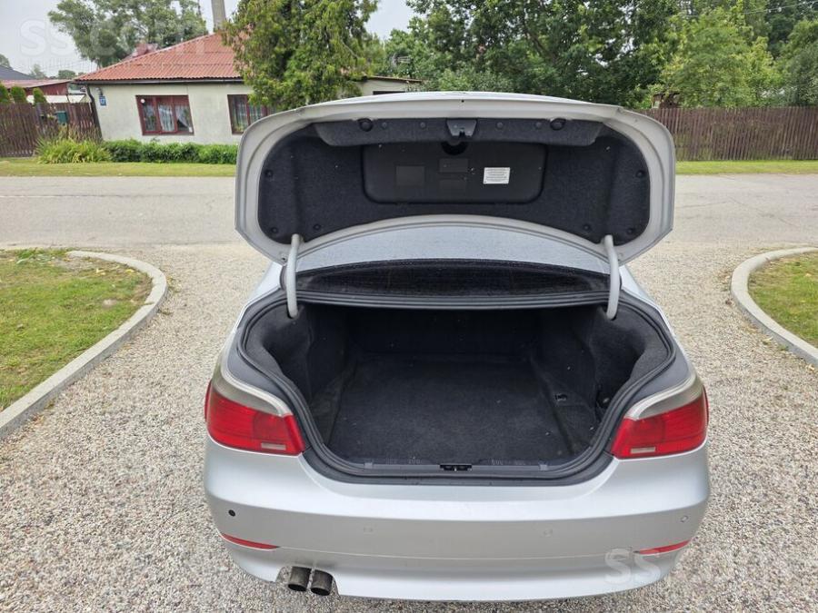 Pelēks BMW 525 2005 Ventspils, ar dzinēja tilpumu 2.50 L un nobraukumu 404 tūkst. km par 2990 €, foto 18 vietnē AUTOMOTO.COM.LV