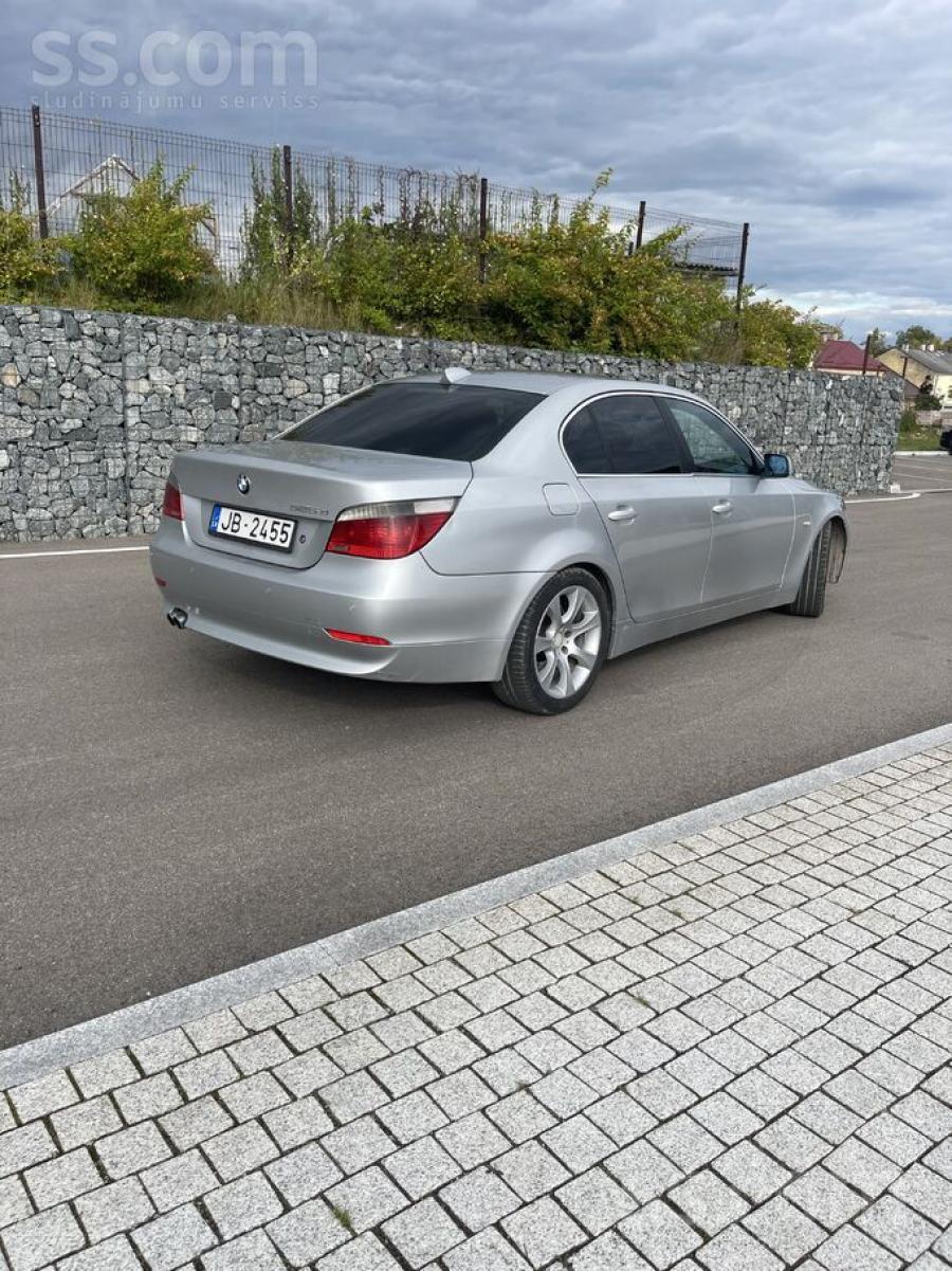 Pelēks BMW 525 2005 Rēzekne, ar dzinēja tilpumu 2.50 L un nobraukumu 356 tūkst. km par 3000 €, foto 3 vietnē AUTOMOTO.COM.LV