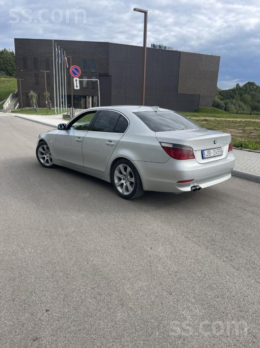 Pelēks BMW 525 2005 Rēzekne, ar dzinēja tilpumu 2.50 L un nobraukumu 356 tūkst. km par 3000 €, foto 4 vietnē AUTOMOTO.COM.LV