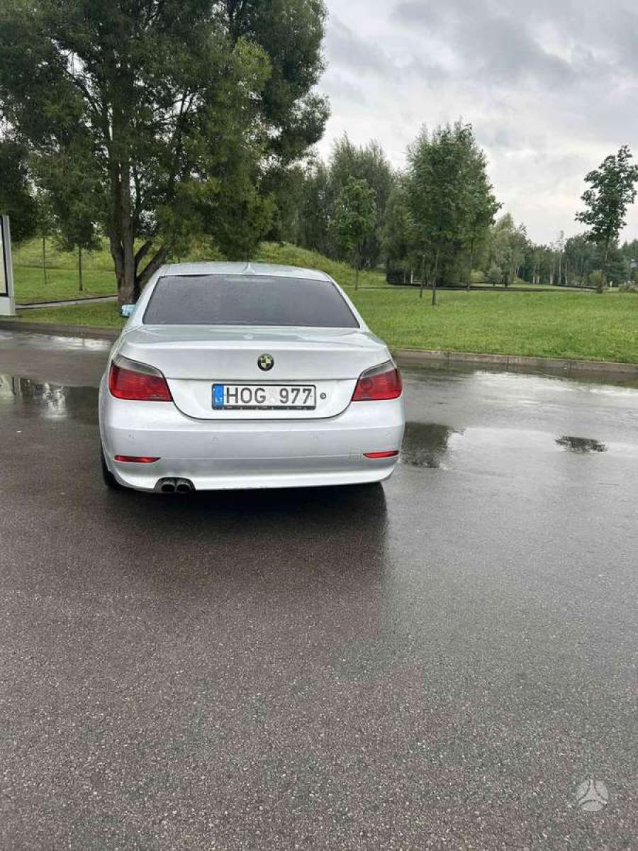 Grey BMW 525 2005 in Panevezys, with an engine capacity of 2.50 L and mileage of 290 thousand km for 2400 €, photo 5 on AUTOMOTO.COM.LV
