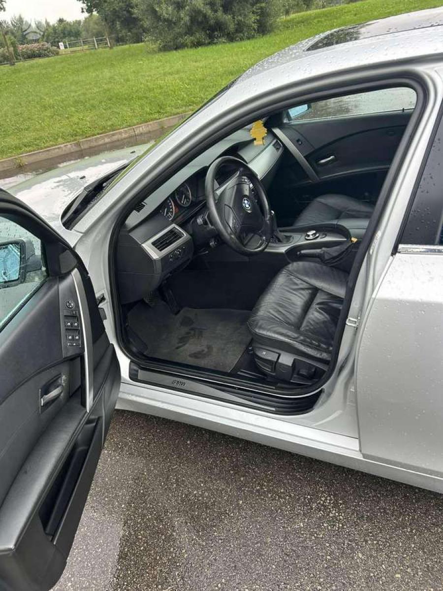 Grey BMW 525 2005 in Panevezys, with an engine capacity of 2.50 L and mileage of 290 thousand km for 2400 €, photo 7 on AUTOMOTO.COM.LV