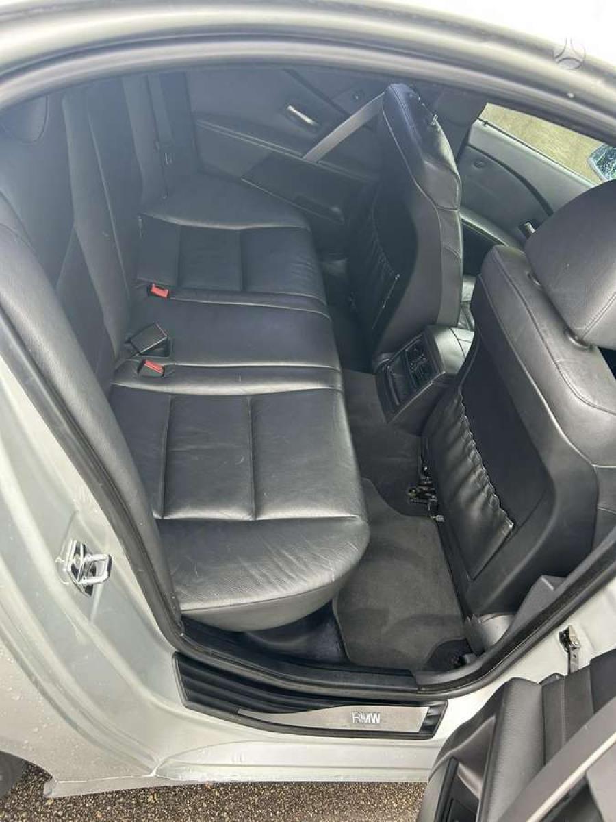 Grey BMW 525 2005 in Panevezys, with an engine capacity of 2.50 L and mileage of 290 thousand km for 2400 €, photo 8 on AUTOMOTO.COM.LV