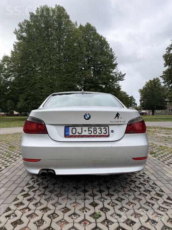 Pelēks BMW 525 2005 Ventspils, ar dzinēja tilpumu 2.50 L un nobraukumu 394 tūkst. km par 2200 €, foto 4 vietnē AUTOMOTO.COM.LV