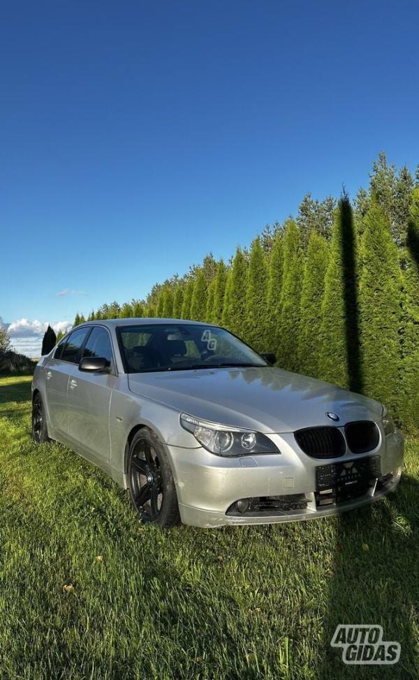 Grey BMW 525 2005 in Panevezys, with an engine capacity of 2.50 L and mileage of 289 thousand km for 1800 €, photo 1 on AUTOMOTO.COM.LV