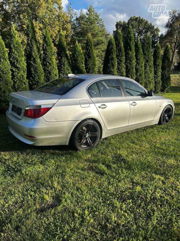 Grey BMW 525 2005 in Panevezys, with an engine capacity of 2.50 L and mileage of 289 thousand km for 1800 €, photo 4 on AUTOMOTO.COM.LV