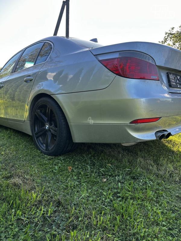Grey BMW 525 2005 in Panevezys, with an engine capacity of 2.50 L and mileage of 289 thousand km for 1800 €, photo 7 on AUTOMOTO.COM.LV