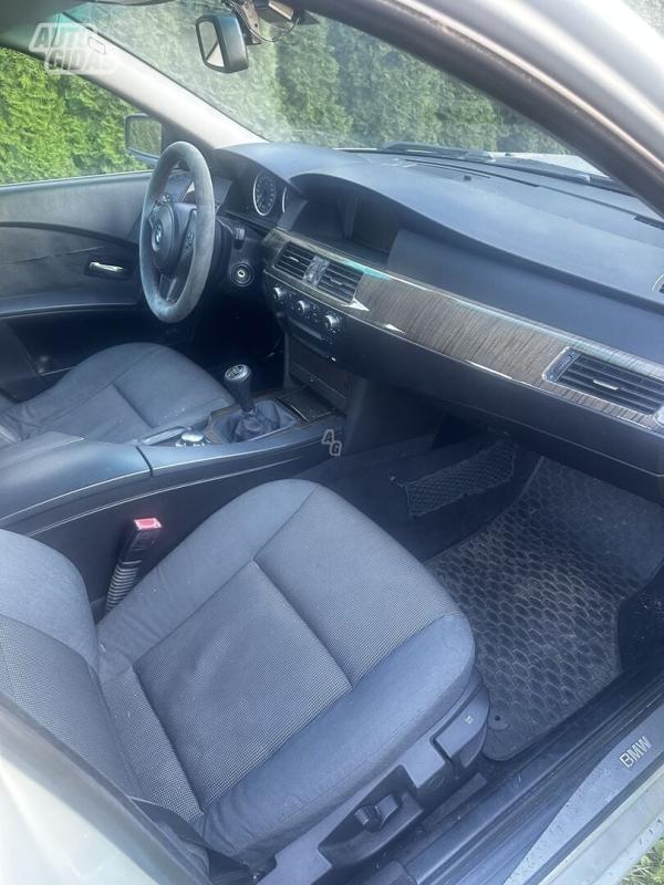 Grey BMW 525 2005 in Panevezys, with an engine capacity of 2.50 L and mileage of 289 thousand km for 1800 €, photo 8 on AUTOMOTO.COM.LV
