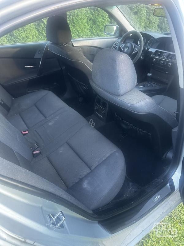 Grey BMW 525 2005 in Panevezys, with an engine capacity of 2.50 L and mileage of 289 thousand km for 1800 €, photo 11 on AUTOMOTO.COM.LV