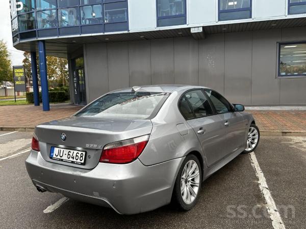 БМВ 525 2005 в Рига на AUTOMOTO.COM.LV Серый БМВ 525 2005 в Рига, объемом двигателя 2.50 л и пробегом 402 тыс. км за 3500 €, фото 4 на AUTOMOTO.COM.LV