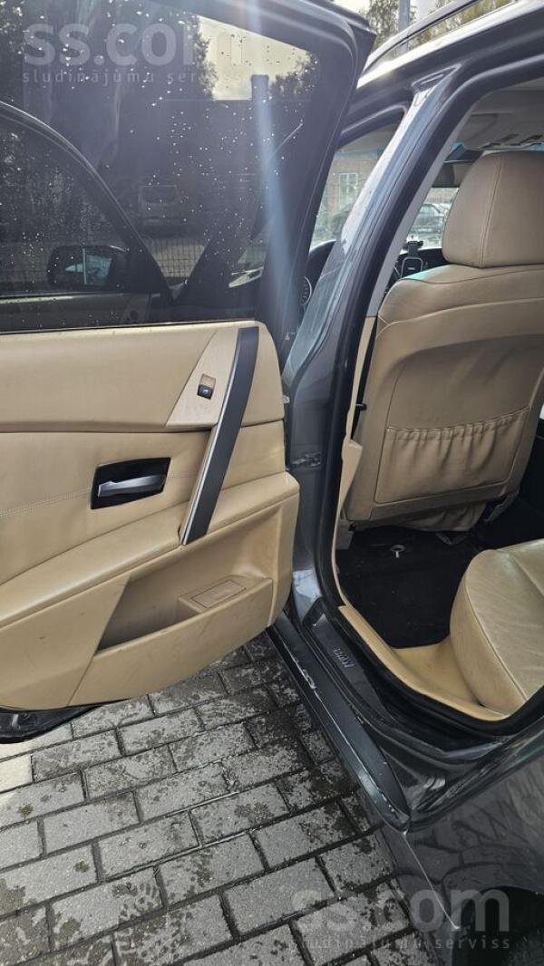 Pelēks BMW 525 2005 Valmiera, ar dzinēja tilpumu 2.50 L un nobraukumu 342 tūkst. km par 2500 €, foto 7 vietnē AUTOMOTO.COM.LV