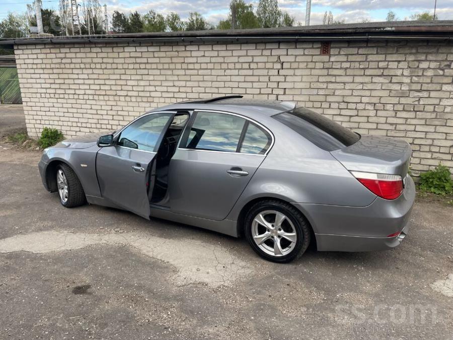 Grey BMW 525 2006 in Riga, with an engine capacity of 2.50 L and mileage of 426 thousand km for 1750 €, photo 4 on AUTOMOTO.COM.LV