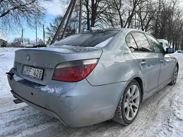 Pelēks BMW 525 2006 Viļņa, ar dzinēja tilpumu 0.00 L un nobraukumu 330 tūkst. km par 2350 €, foto 3 vietnē AUTOMOTO.COM.LV