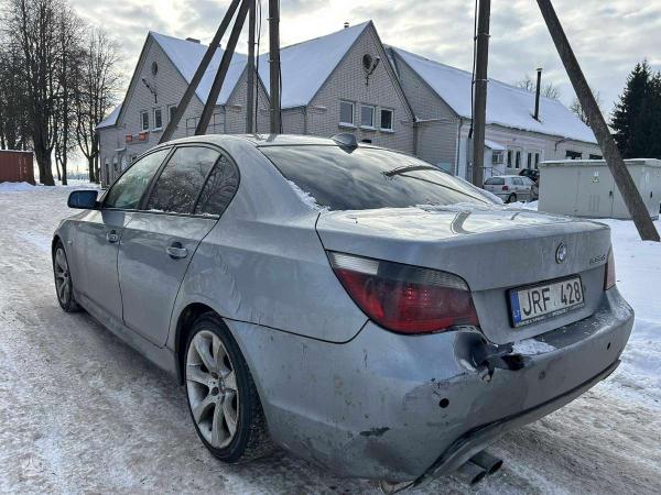 Pelēks BMW 525 2006 Viļņa, ar dzinēja tilpumu 0.00 L un nobraukumu 330 tūkst. km par 2350 €, foto 4 vietnē AUTOMOTO.COM.LV