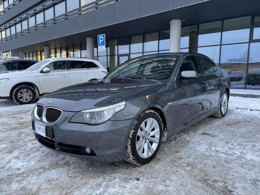 Pelēks BMW 525 2006 Kauņa, ar dzinēja tilpumu 2.50 L un nobraukumu 247 tūkst. km par 3900 €, foto 1 vietnē AUTOMOTO.COM.LV