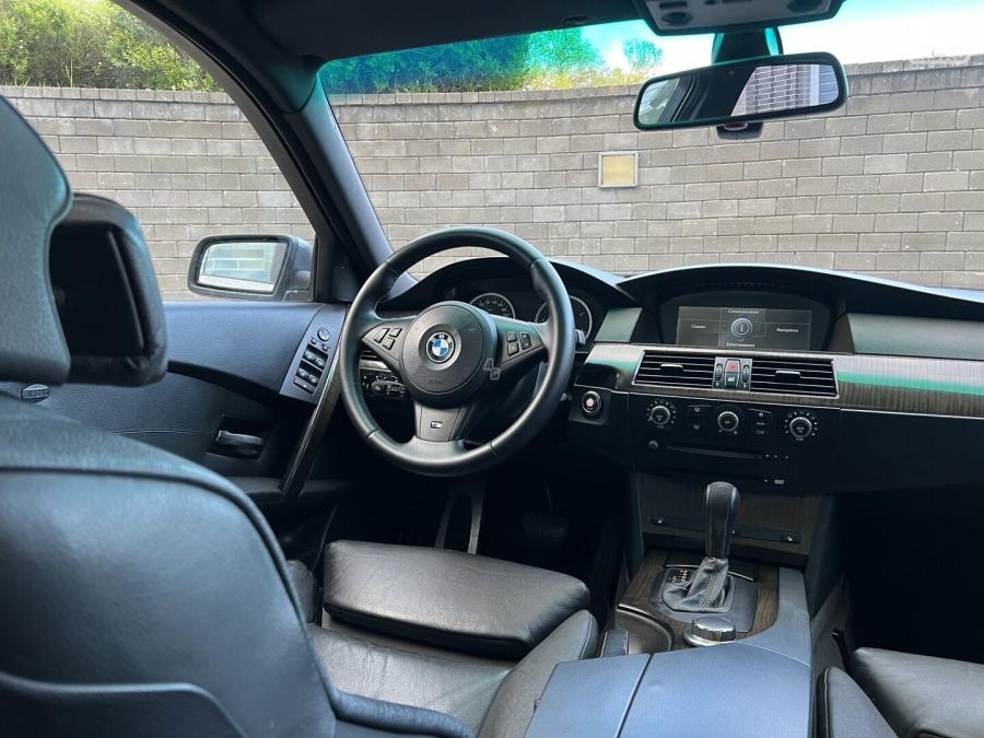 Pelēks BMW 525 2006 Viļņa, ar dzinēja tilpumu 2.50 L un nobraukumu 330 tūkst. km par 5300 €, foto 14 vietnē AUTOMOTO.COM.LV
