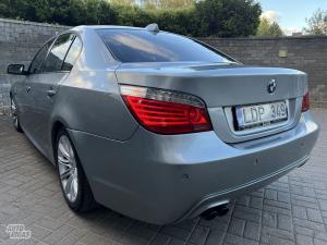 Pelēks BMW 525 2006 Viļņa, ar dzinēja tilpumu 2.50 L un nobraukumu 330 tūkst. km par 5300 €, foto 21 vietnē AUTOMOTO.COM.LV
