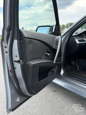 Pelēks BMW 525 2006 Klaipėda, ar dzinēja tilpumu 2.50 L un nobraukumu 297 tūkst. km par 4500 €, foto 15 vietnē AUTOMOTO.COM.LV
