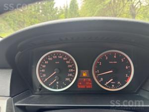 Grey BMW 525 2006 in Riga, with an engine capacity of 2.50 L and mileage of 286 thousand km for 3700 €, photo 7 on AUTOMOTO.COM.LV
