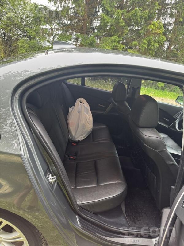Pelēks BMW 525 2006 Rīga, ar dzinēja tilpumu 2.50 L un nobraukumu 286 tūkst. km par 3700 €, foto 7 vietnē AUTOMOTO.COM.LV