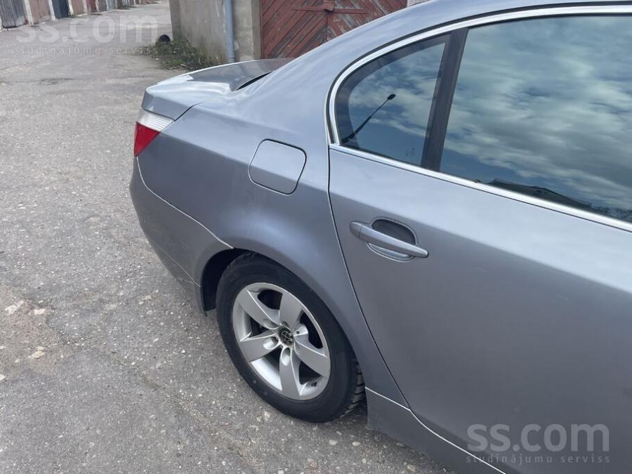 Pelēks BMW 525 2006 Rīga, ar dzinēja tilpumu 2.50 L un nobraukumu 426 tūkst. km par 2300 €, foto 10 vietnē AUTOMOTO.COM.LV