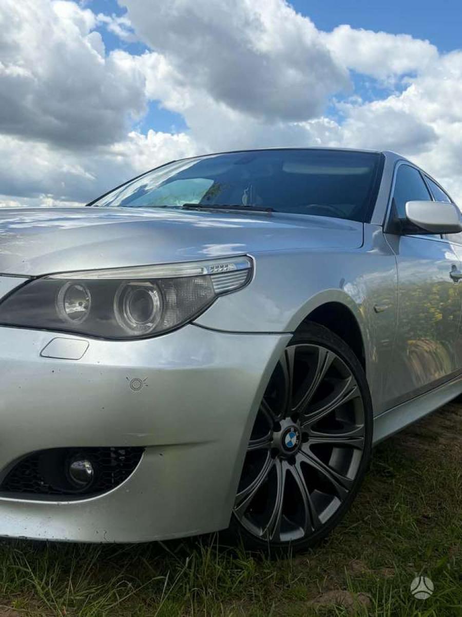Grey BMW 525 2006 in Vilnius, with an engine capacity of 2.50 L and mileage of 472 thousand km for 3999 €, photo 6 on AUTOMOTO.COM.LV