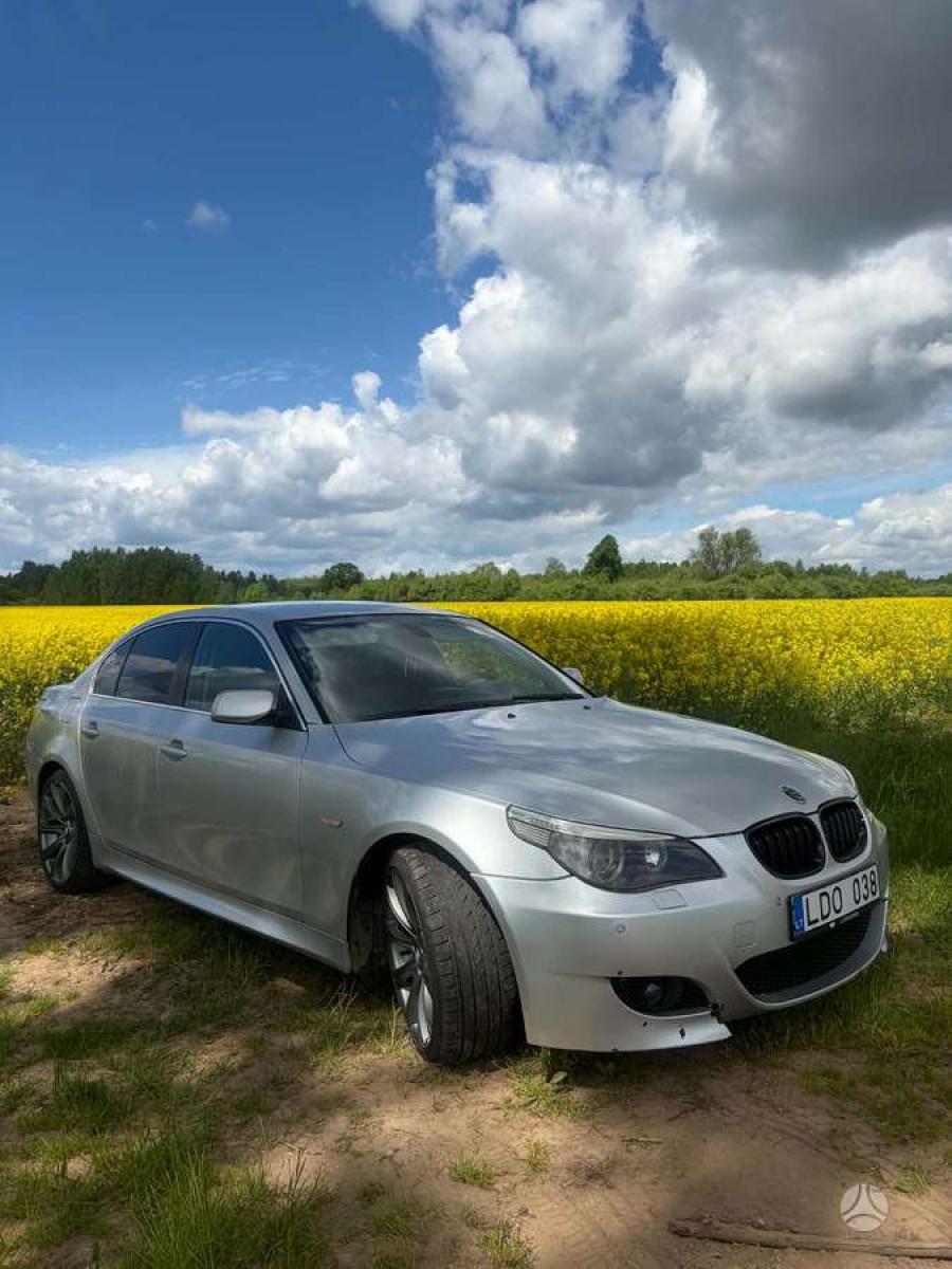 Grey BMW 525 2006 in Vilnius, with an engine capacity of 2.50 L and mileage of 472 thousand km for 3999 €, photo 7 on AUTOMOTO.COM.LV