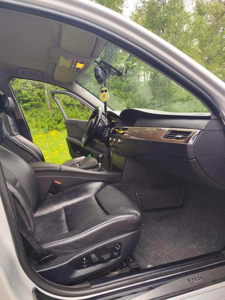 Grey BMW 525 2006 in Vilnius, with an engine capacity of 2.50 L and mileage of 472 thousand km for 3999 €, photo 12 on AUTOMOTO.COM.LV