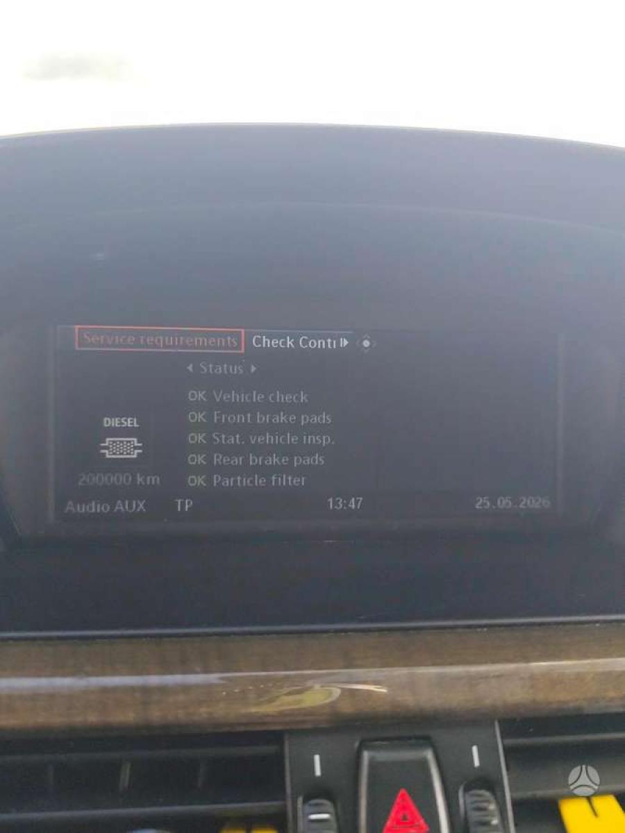 Grey BMW 525 2006 in Vilnius, with an engine capacity of 2.50 L and mileage of 472 thousand km for 3999 €, photo 14 on AUTOMOTO.COM.LV