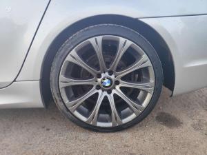 Grey BMW 525 2006 in Vilnius, with an engine capacity of 2.50 L and mileage of 472 thousand km for 3999 €, photo 21 on AUTOMOTO.COM.LV