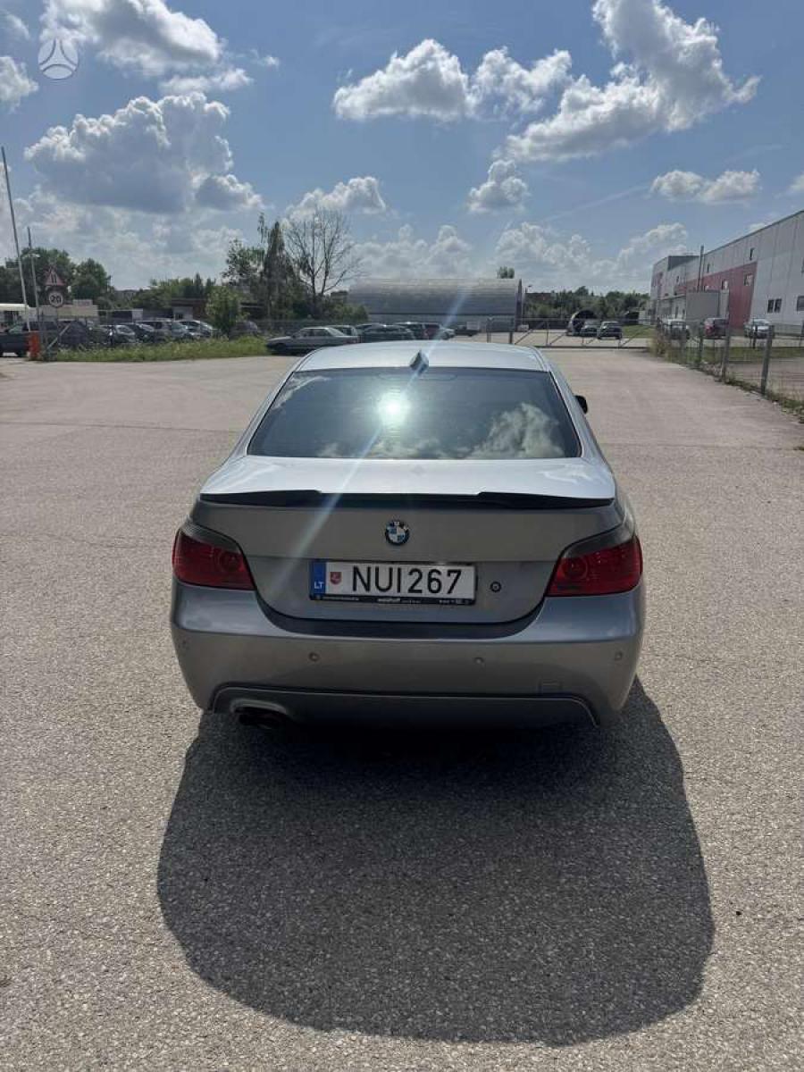 Grey BMW 525 2006 in Jonava, with an engine capacity of 2.50 L and mileage of 290 thousand km for 3500 €, photo 4 on AUTOMOTO.COM.LV