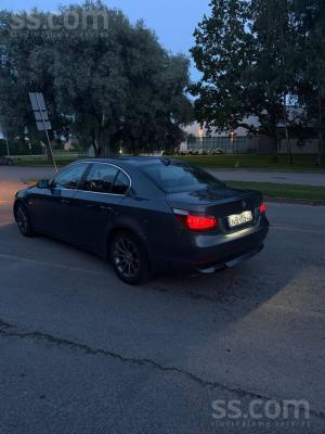 Pelēks BMW 525 2006 Bauska, ar dzinēja tilpumu 2.50 L un nobraukumu 365 tūkst. km par 2300 €, foto 4 vietnē AUTOMOTO.COM.LV
