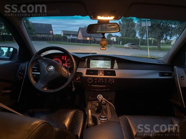 Pelēks BMW 525 2006 Bauska, ar dzinēja tilpumu 2.50 L un nobraukumu 365 tūkst. km par 2300 €, foto 5 vietnē AUTOMOTO.COM.LV