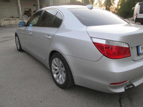 Grey BMW 525 2006 in Kelme, with an engine capacity of 2.50 L and mileage of 226 thousand km for 5400 €, photo 7 on AUTOMOTO.COM.LV