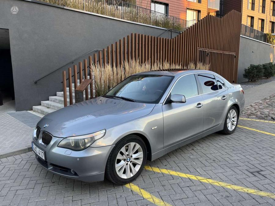 Pelēks BMW 525 2006 Kauņa, ar dzinēja tilpumu 2.50 L un nobraukumu 291 tūkst. km par 4700 €, foto 1 vietnē AUTOMOTO.COM.LV