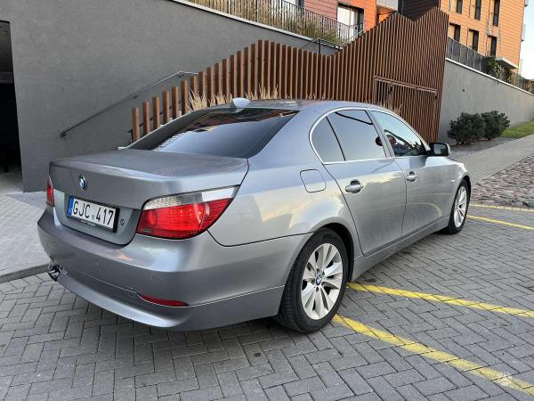 Pelēks BMW 525 2006 Kauņa, ar dzinēja tilpumu 2.50 L un nobraukumu 291 tūkst. km par 4700 €, foto 3 vietnē AUTOMOTO.COM.LV