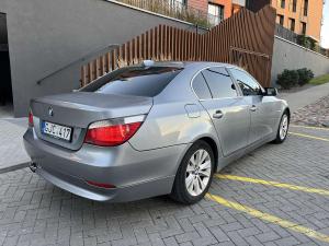 Pelēks BMW 525 2006 Kauņa, ar dzinēja tilpumu 2.50 L un nobraukumu 291 tūkst. km par 4700 €, foto 3 vietnē AUTOMOTO.COM.LV