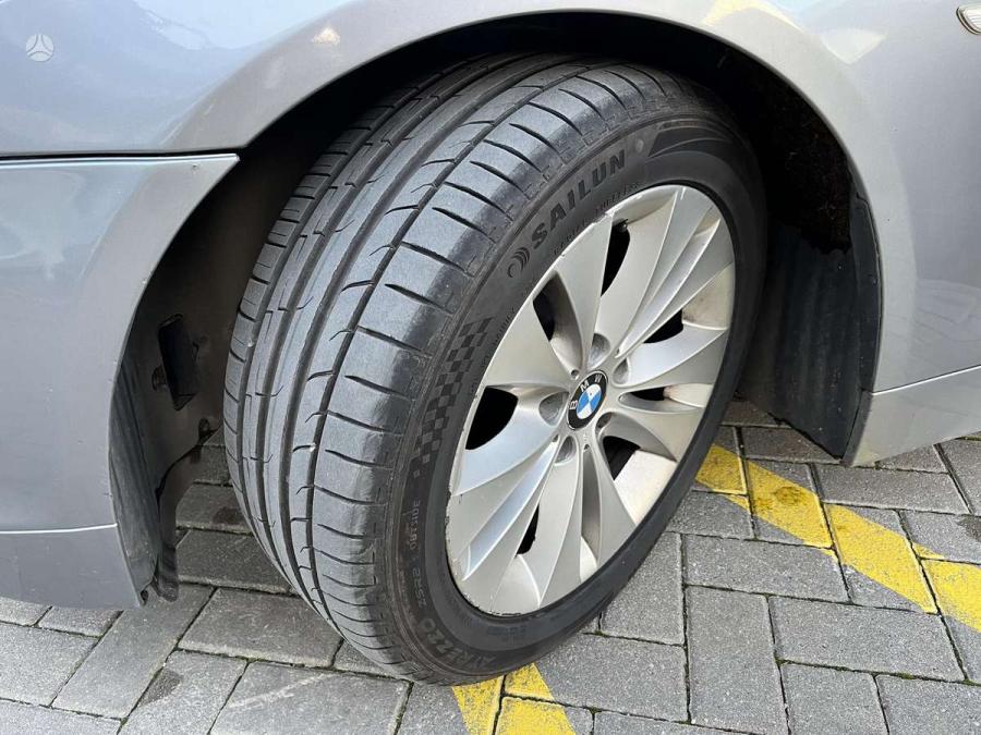 Pelēks BMW 525 2006 Kauņa, ar dzinēja tilpumu 2.50 L un nobraukumu 291 tūkst. km par 4700 €, foto 9 vietnē AUTOMOTO.COM.LV