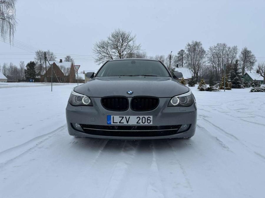 Pelēks BMW 525 2007 Vilkaviškis, ar dzinēja tilpumu 2.50 L un nobraukumu 387 tūkst. km par 5500 €, foto 2 vietnē AUTOMOTO.COM.LV