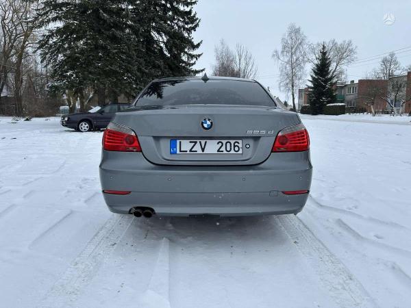 Grey BMW 525 2007 in Vilkaviskis, with an engine capacity of 2.50 L and mileage of 387 thousand km for 5500 €, photo 4 on AUTOMOTO.COM.LV