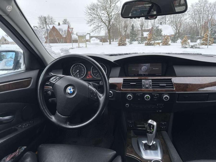 Pelēks BMW 525 2007 Vilkaviškis, ar dzinēja tilpumu 2.50 L un nobraukumu 387 tūkst. km par 5500 €, foto 12 vietnē AUTOMOTO.COM.LV