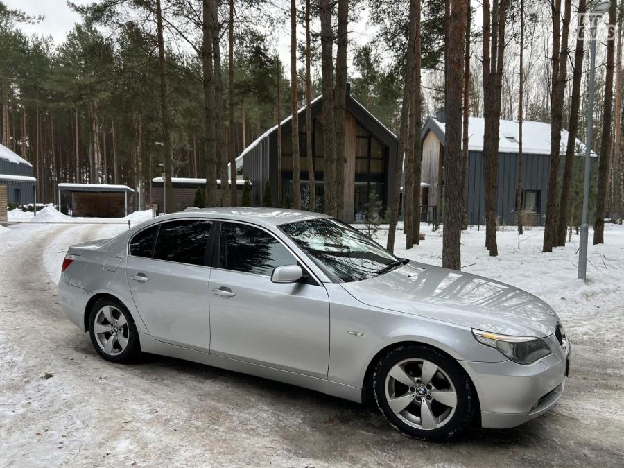 Pelēks BMW 525 2007 Viļņa, ar dzinēja tilpumu 2.50 L un nobraukumu 279 tūkst. km par 3649 €, foto 4 vietnē AUTOMOTO.COM.LV