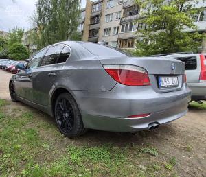 Grey BMW 525 2007 in Vilnius, with an engine capacity of 3.00 L and mileage of 430 thousand km for 5000 €, photo 4 on AUTOMOTO.COM.LV
