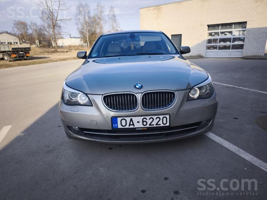 Grey BMW 525 2007 in Riga, with an engine capacity of 3.00 L and mileage of 328 thousand km for 6550 €, photo 3 on AUTOMOTO.COM.LV