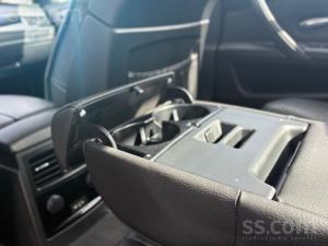 Grey BMW 525 2007 in Kuldiga, with an engine capacity of 3.00 L and mileage of 235 thousand km for 5390 €, photo 21 on AUTOMOTO.COM.LV