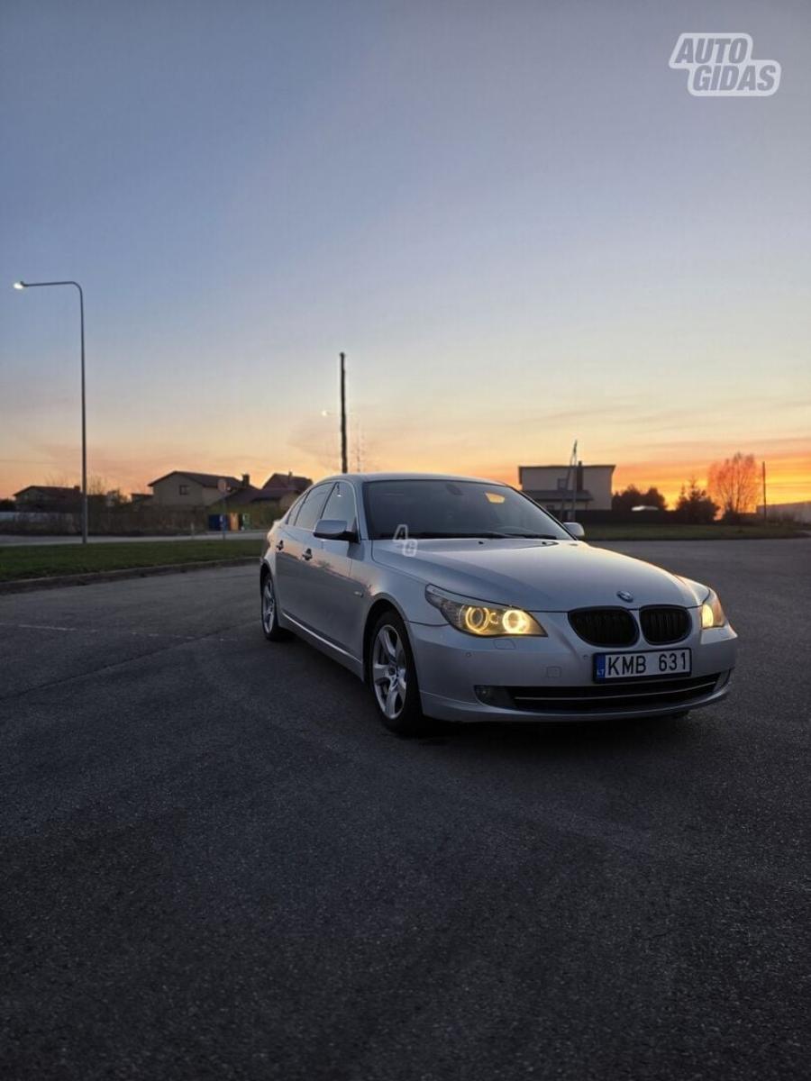 Grey BMW 525 2007 in Panevezys, with an engine capacity of 3.00 L and mileage of 467 thousand km for 3800 €, photo 1 on AUTOMOTO.COM.LV