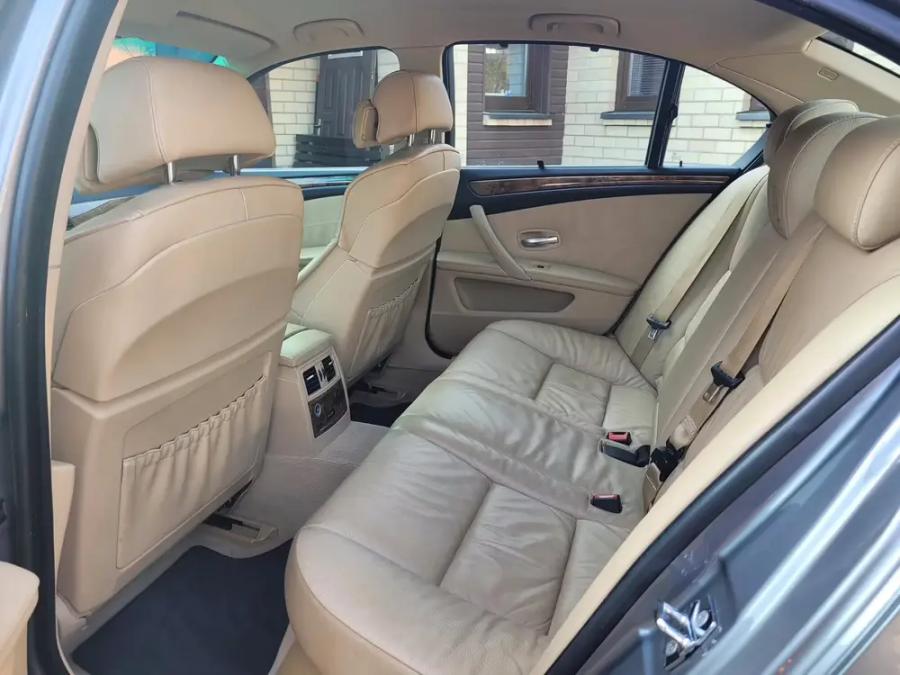 Grey BMW 525 2007 in Saldus, with an engine capacity of 3.00 L and mileage of 371 thousand km for 6300 €, photo 13 on AUTOMOTO.COM.LV