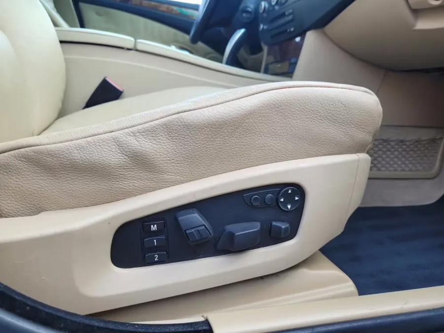 Grey BMW 525 2007 in Saldus, with an engine capacity of 3.00 L and mileage of 371 thousand km for 6300 €, photo 17 on AUTOMOTO.COM.LV
