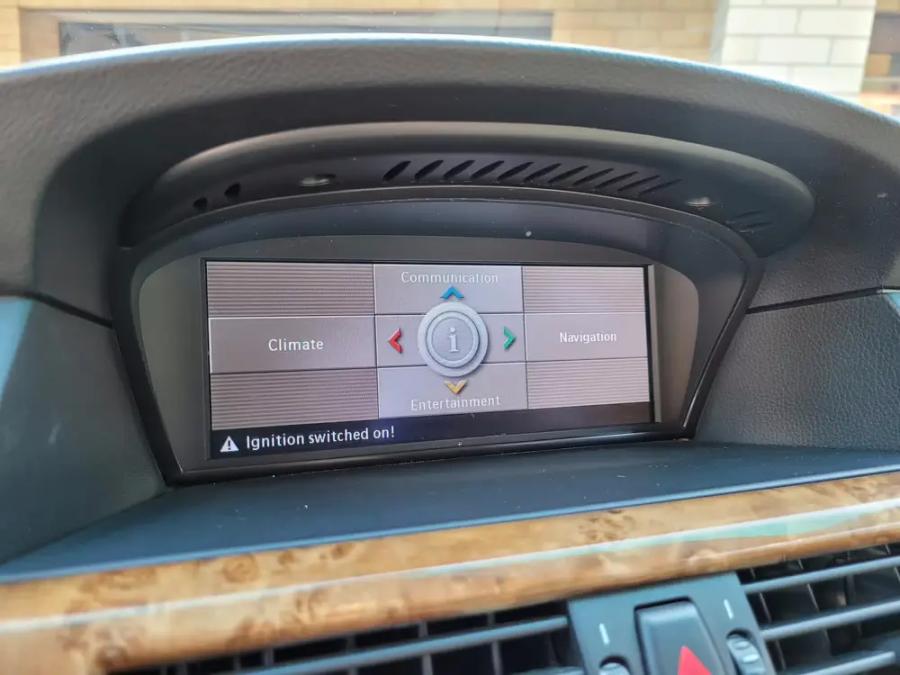 Grey BMW 525 2007 in Saldus, with an engine capacity of 3.00 L and mileage of 371 thousand km for 6300 €, photo 20 on AUTOMOTO.COM.LV